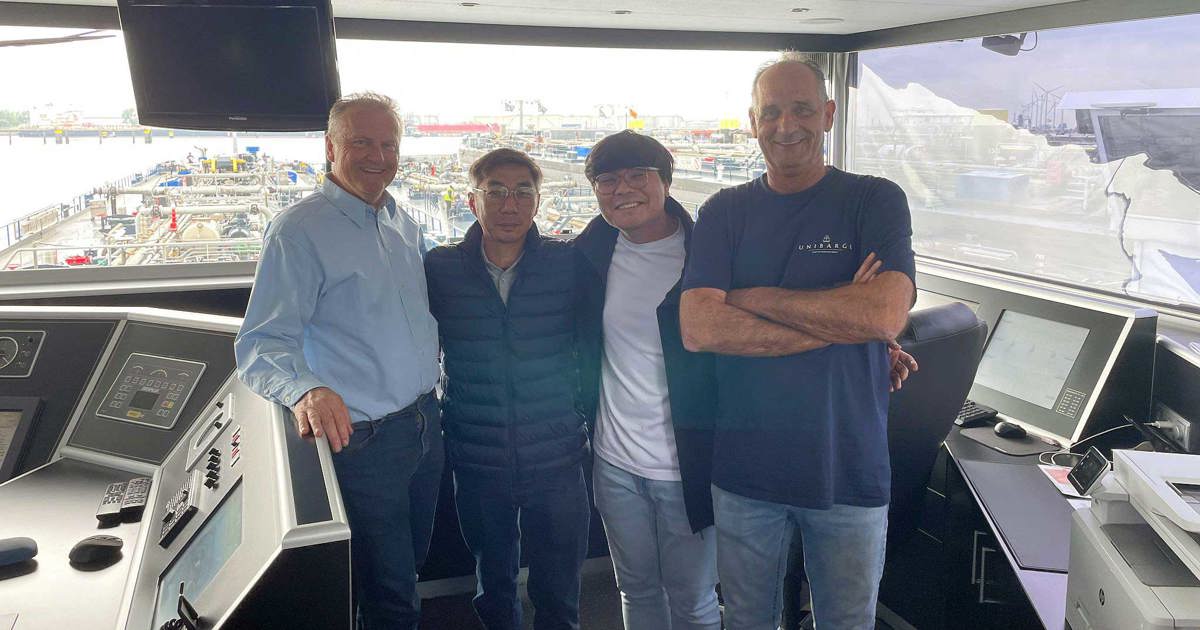 Welcoming Ron Van Gelder from the Port of Rotterdam aboard the UniBarge ...